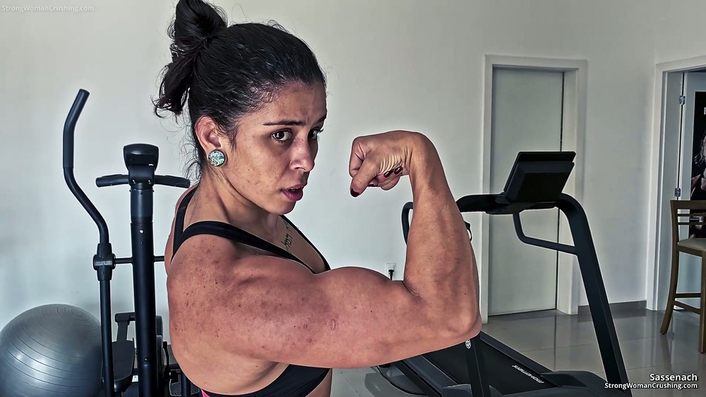 💪 Sassenach In Her Training Session - StrongWomanCrushing.com - Training